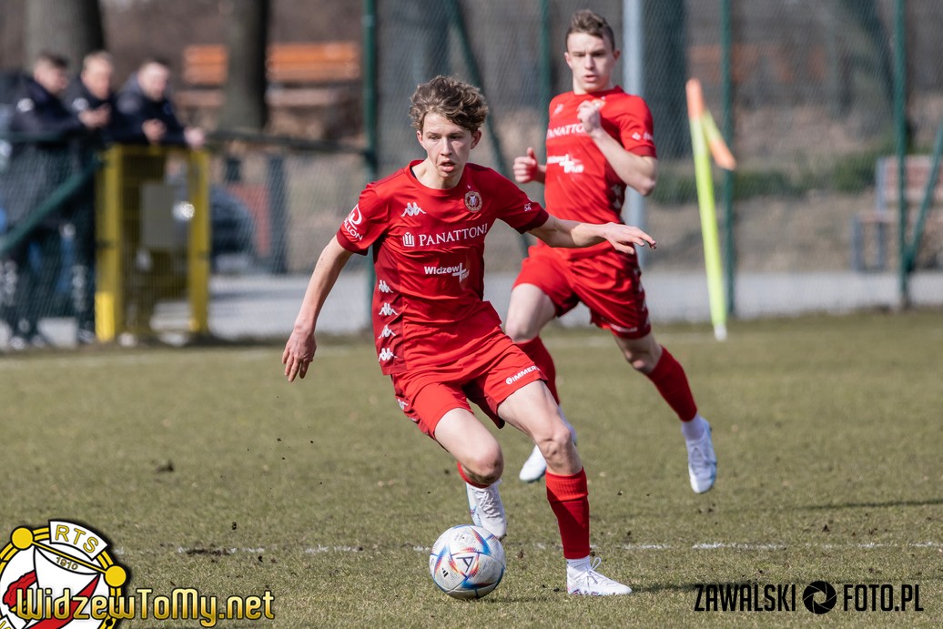 Cybulski podpisał profesjonalny kontrakt - WidzewToMy - Oficjalny ...