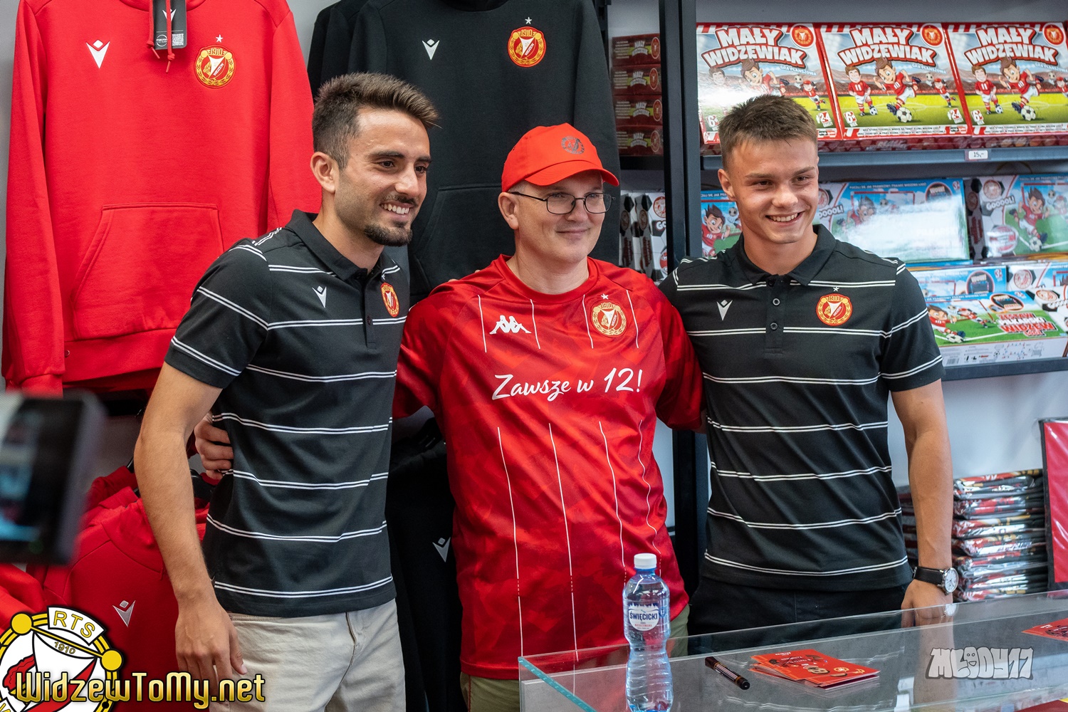Piłkarze Widzewa odwiedzą oficjalny sklep - WidzewToMy - Oficjalny ...