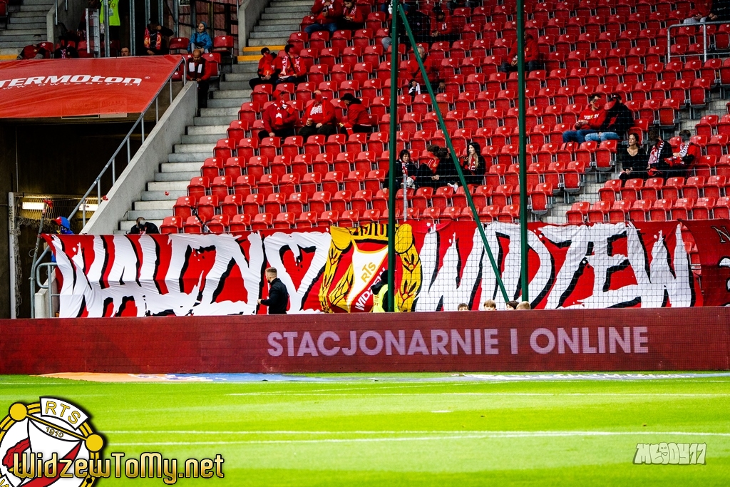Kolejna flaga zadebiutowała pod Zegarem - WidzewToMy - Oficjalny portal kibiców Widzewa Łódź