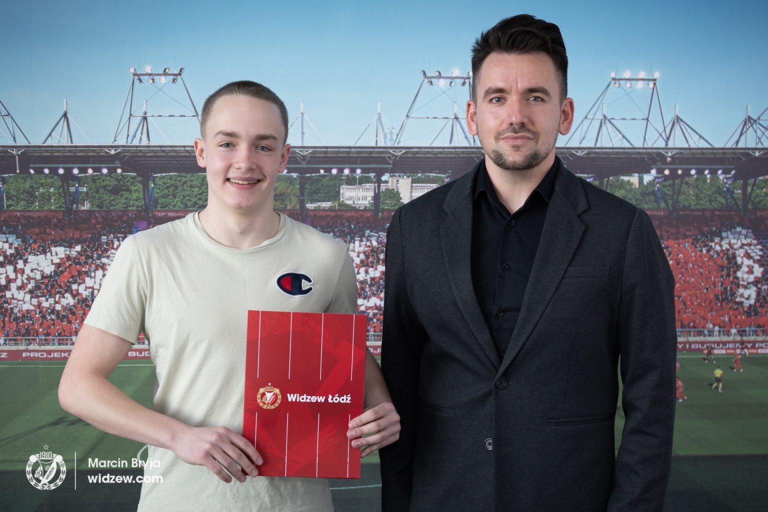 Robert Grobel podpisał kontrakt z Widzewem - WidzewToMy - Oficjalny ...